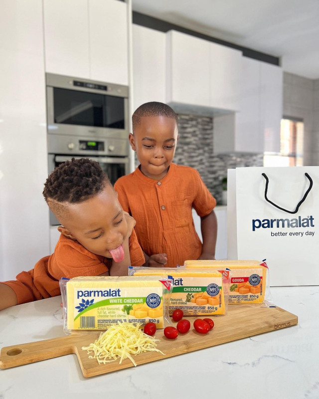 Parmalat Hard Cheese - PARMALAT HARD CHEESE BLOCK - WHITE CHEDDAR 850G ...